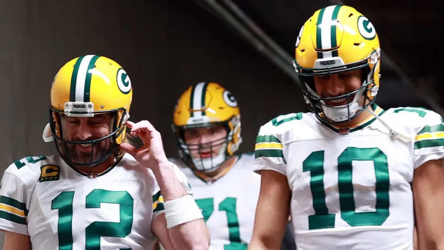 Jordan Love Shouts Out Aaron Rodgers After Signing Record Setting ...