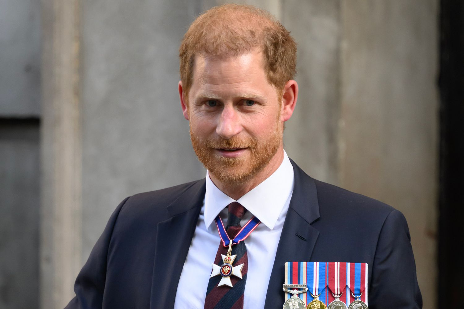 Spike Lee Appears to Snub Prince Harry During Awkward Knicks-Spurs ...