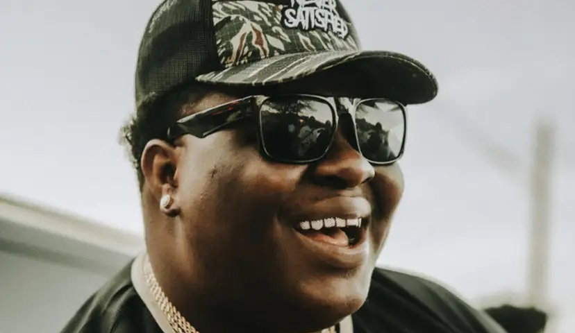 Colorado Football Team Treated to Locker Room Concert by BigXthaPlug ...