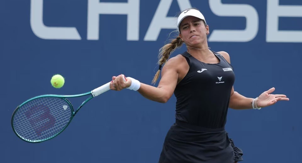 Jessica Bouzas Turns Heads with Stunning Form-Fitting Outfit at US Open ...
