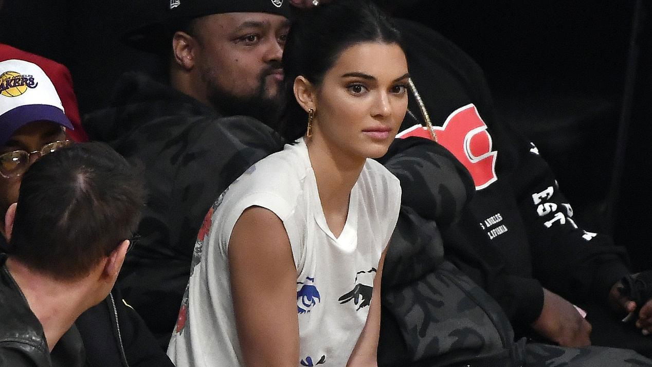 Kendall Jenner Pokes Fun At ‘Kardashian Curse’ In Super Bowl Commercial ...