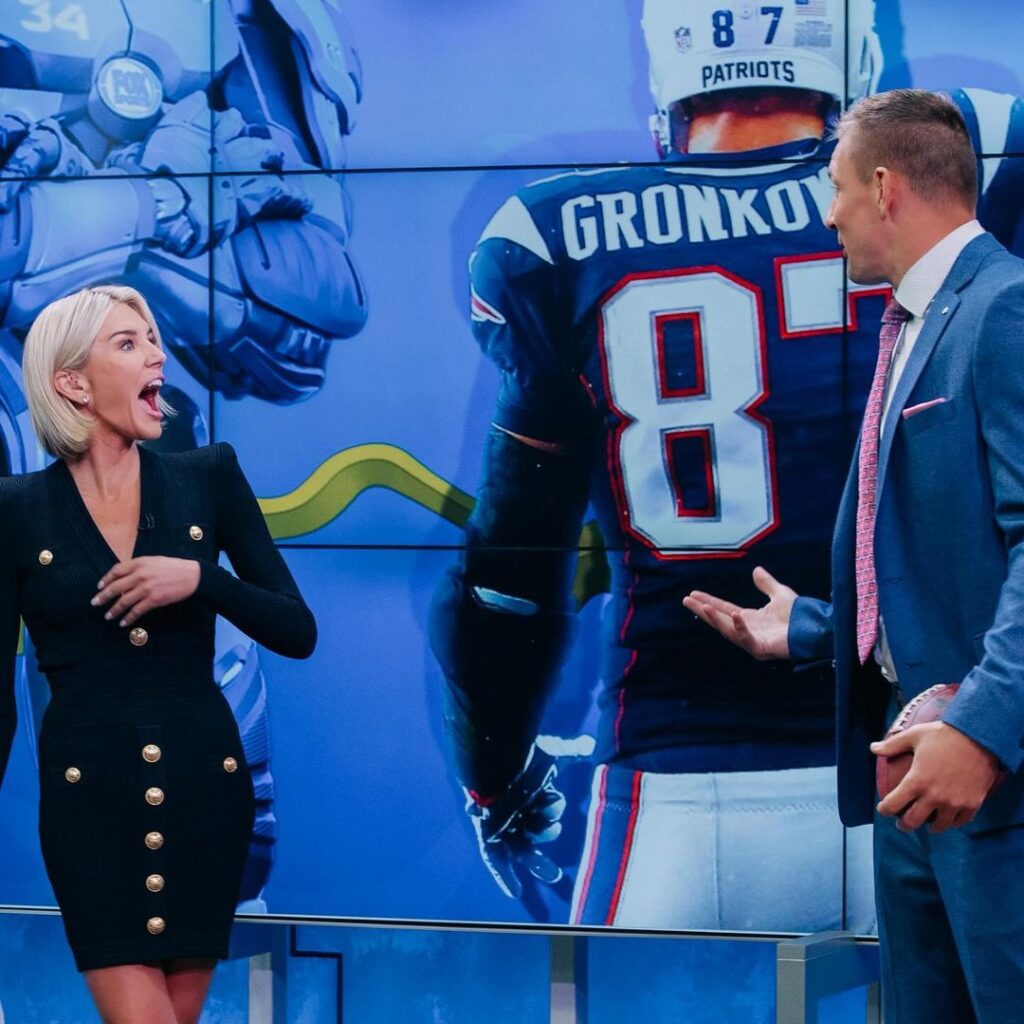 Charissa Thompson's Week 2 Outfit on FOX NFL Sunday Turns Heads - TMSPN