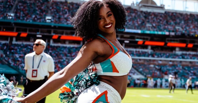 Viral Video of Dolphins Cheerleader Steals Spotlight During Game vs ...