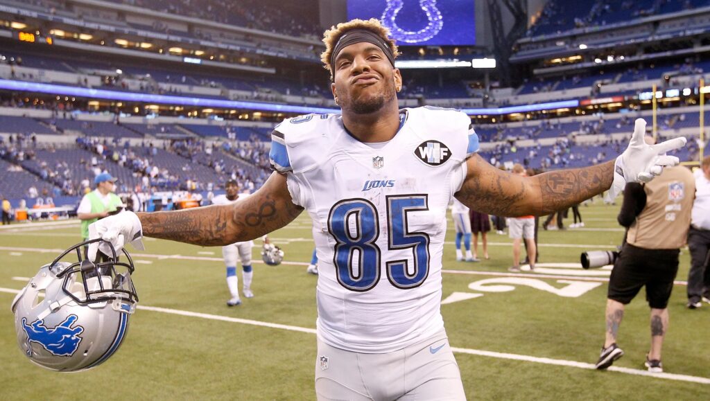 Former NFL TE Eric Ebron Unveils Custom Cybertruck Featuring Tribute to ...