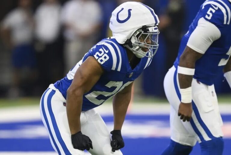 Guardian Caps: What Are They and Why Are NFL Players Wearing Them? - TMSPN
