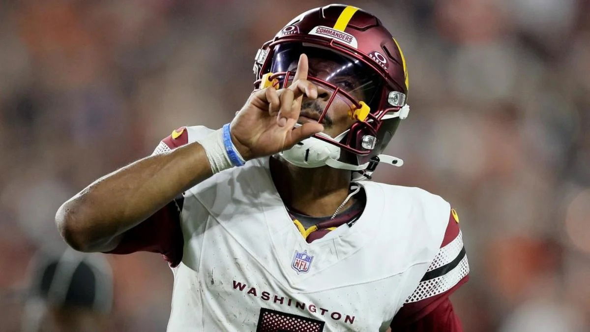 Travis Kelce Throws Down a ‘Challenge’ to Commanders Quarterback Jayden Daniels - TMSPN