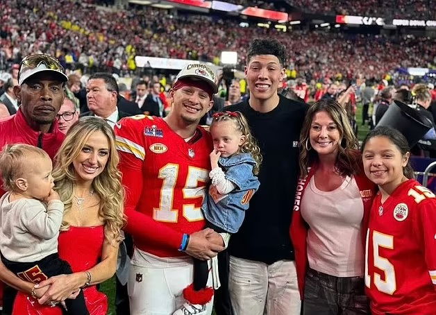 Patrick Mahomes’ Grandfather in Hospice Care, Mom Randi Mahomes Shares ...