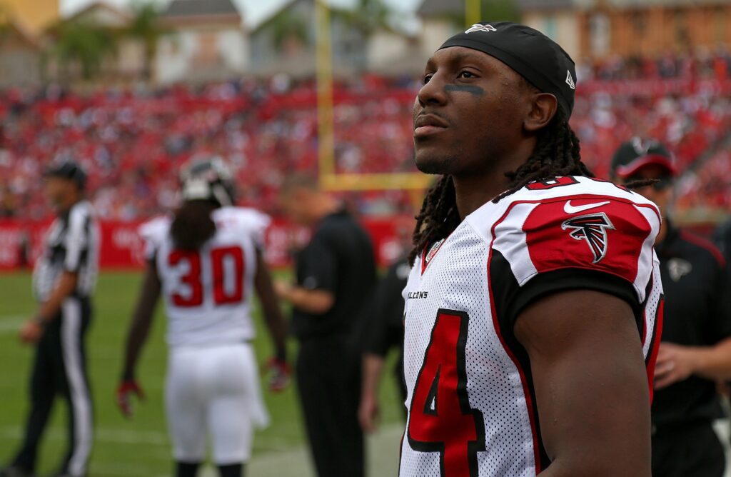 Ex-NFL Star Issues Apology for Controversial 'White Players' Remark - TMSPN