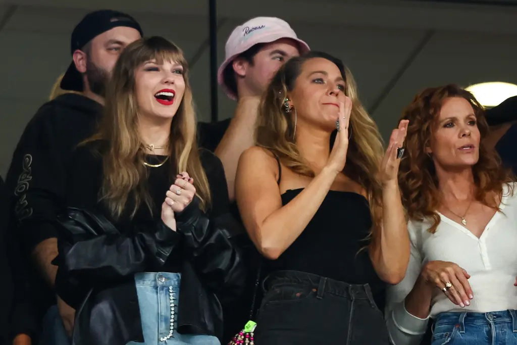 Travis Kelce Compliments Blake Lively's Role in 'Gossip Girl' Amid 'It ...