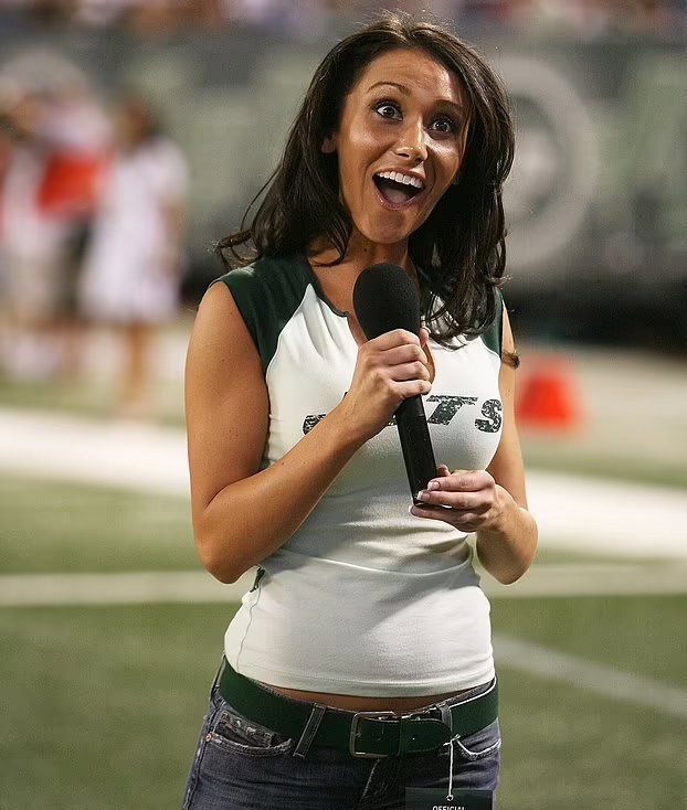 Woman Involved in Brett Favre Sexting Scandal Delivers Harsh Criticism ...