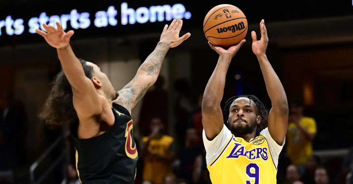 Lakers' Bronny James Scores First NBA Points in Cleveland - TMSPN