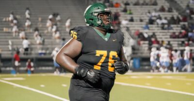 6'8", 380-Pound High School Offensive Lineman Dominates by Blocking ...