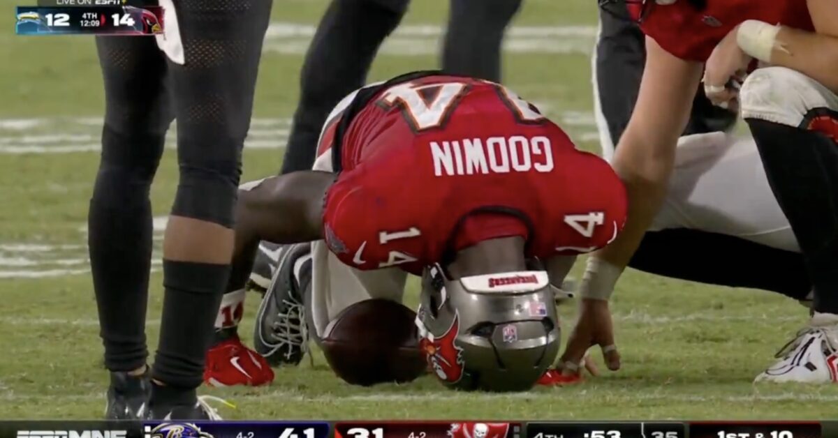 Chris Godwin Carted Off After Suffering Severe Ankle Injury - TMSPN