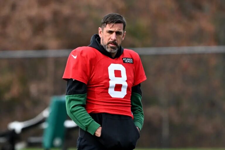 Fans Criticize the Jets' Decision Involving Aaron Rodgers Announcement ... Fans Criticize the Jets' Decision Involving Aaron Rodgers Announcement ...