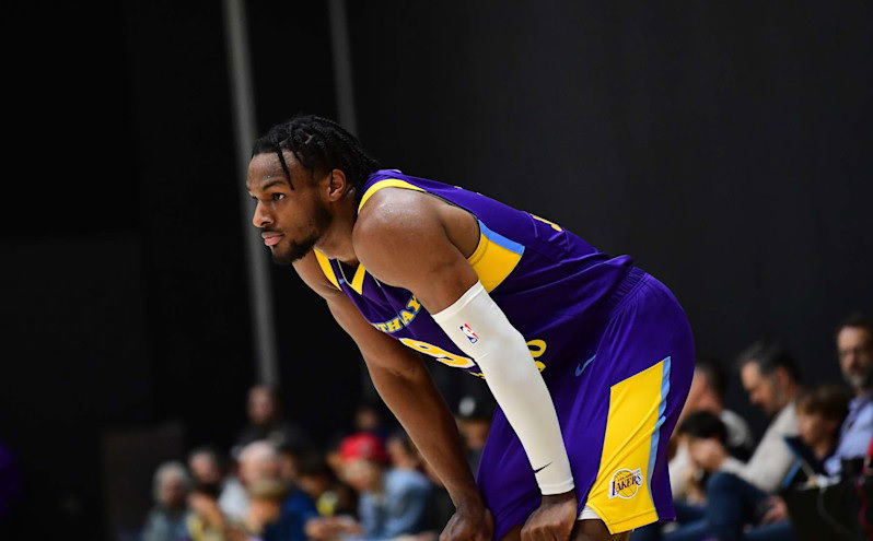 Bronny James Scores 4 Points for G League Lakers as LeBron Watches from the Stands - TMSPN