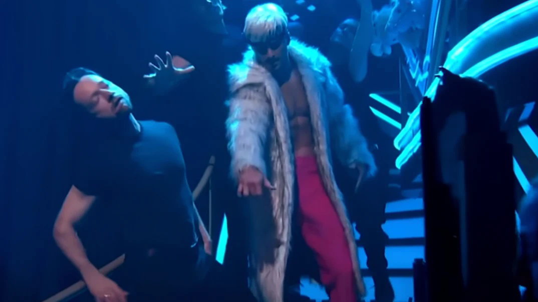 Danny Amendola Performs to 'I'm Just Ken' on 'Dancing With the Stars ...