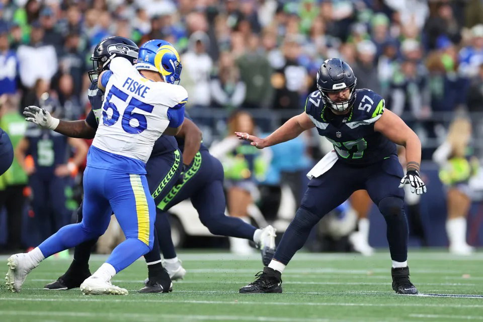 Top NFL Player on $14 Million Contract Announces Surprise Midseason ...