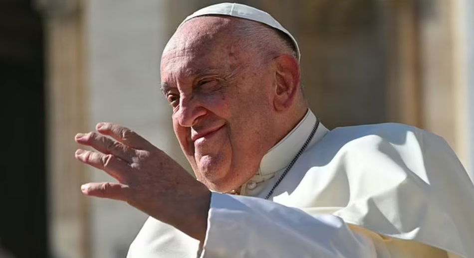 Pope Francis Accidentally Blesses NFL Team, Prompting Same Joke from ...