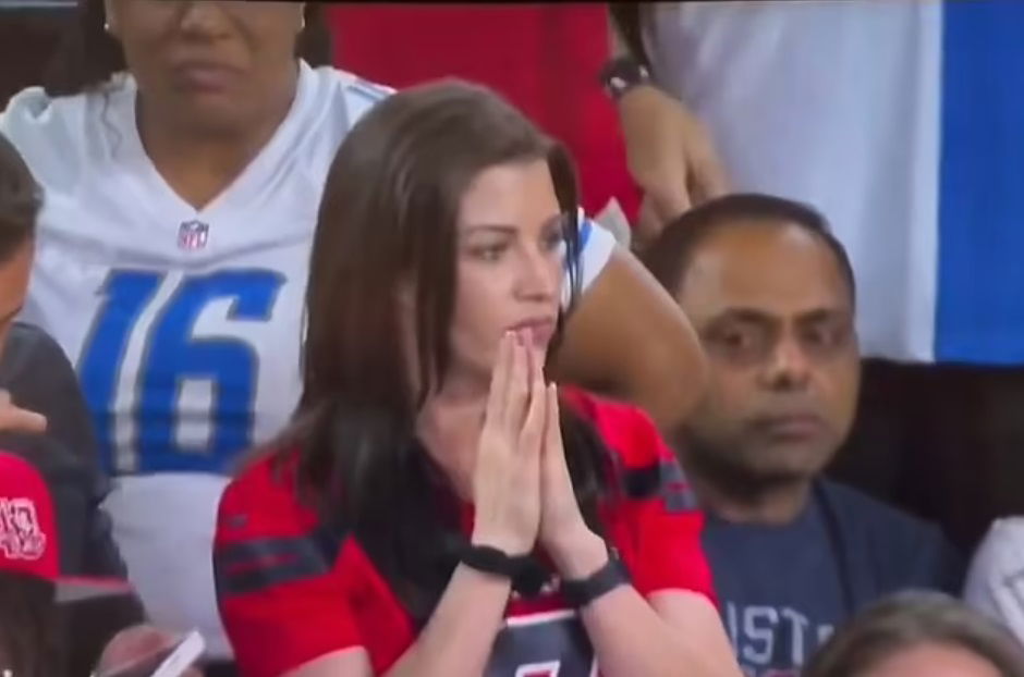 Texans Fan Goes Viral Amid Team's Collapse Against Detroit - TMSPN
