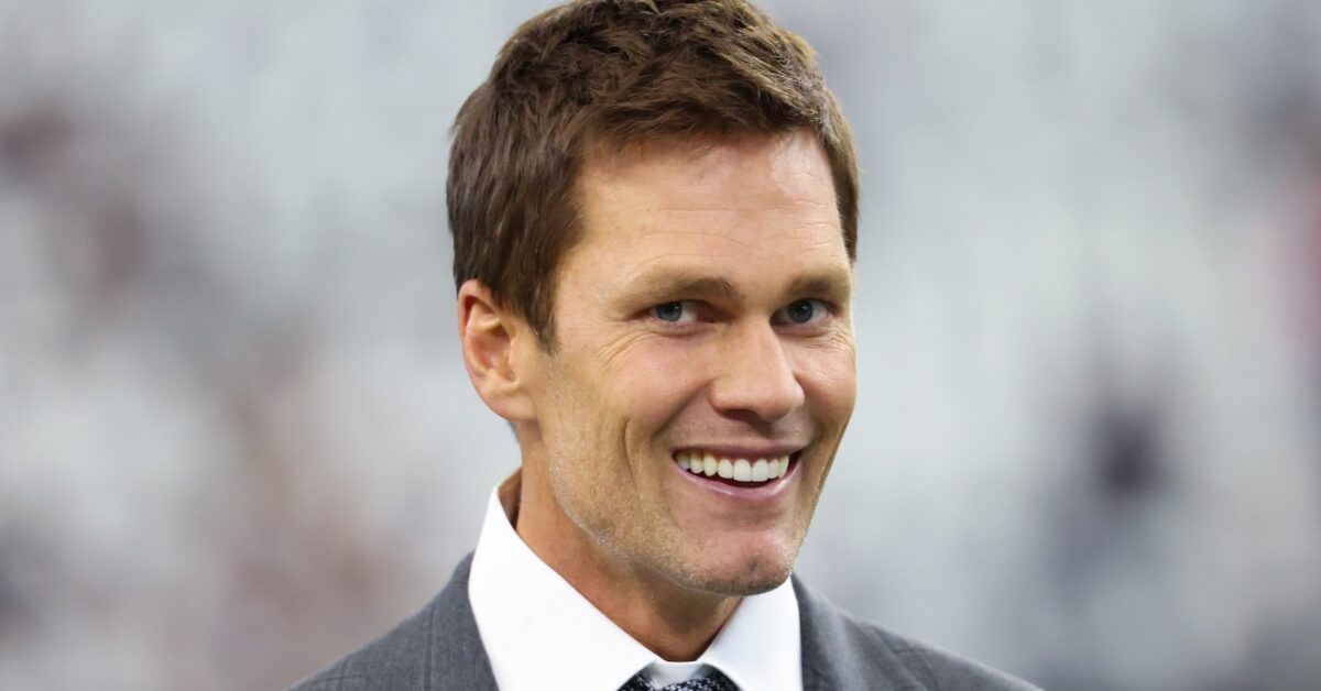 Tom Brady Flaunts Chiseled Physique While Yachting in Ibiza as Sydney ...