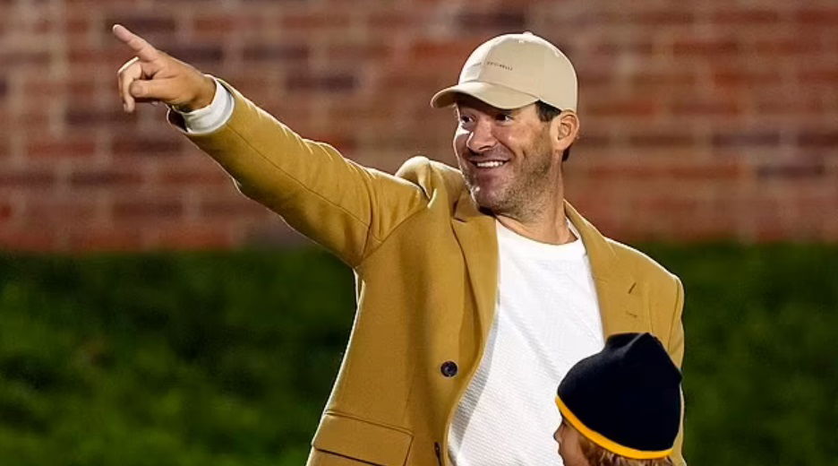 NFL Reporter Alleges Tony Romo Made 'Out of Bounds' Comment During Game ...