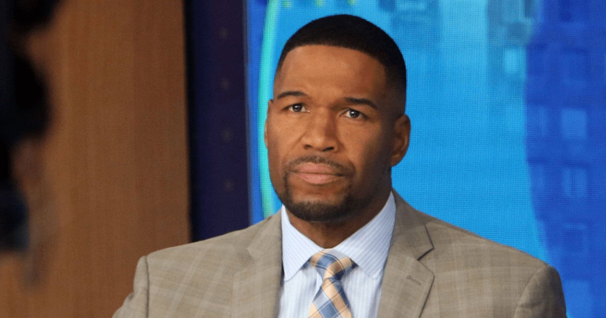 Michael Strahan Faces Backlash for Waving Eagles Flag Before Super Bowl ...