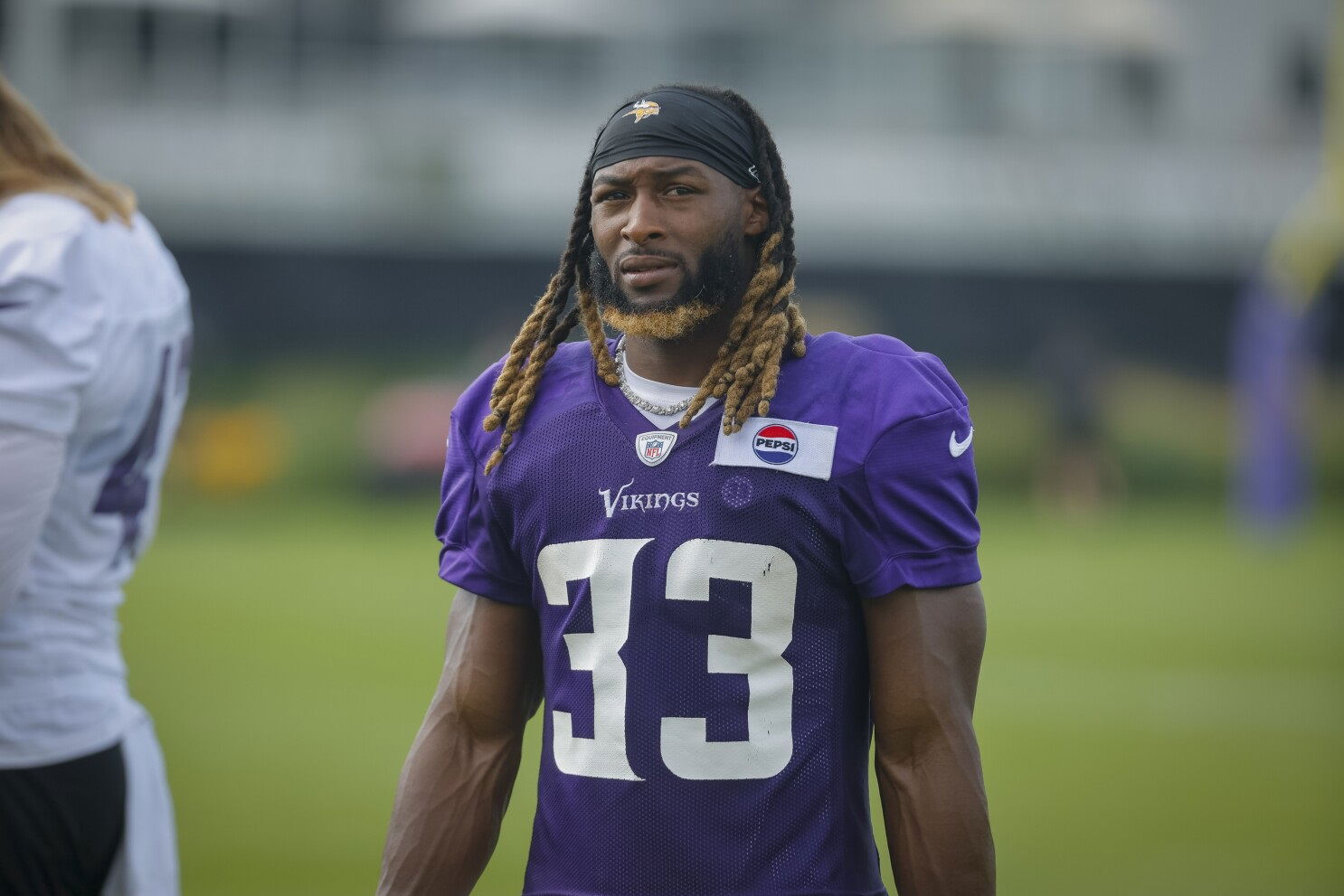 Vikings' Aaron Jones Reveals His Mother Demanded His Benching After ...