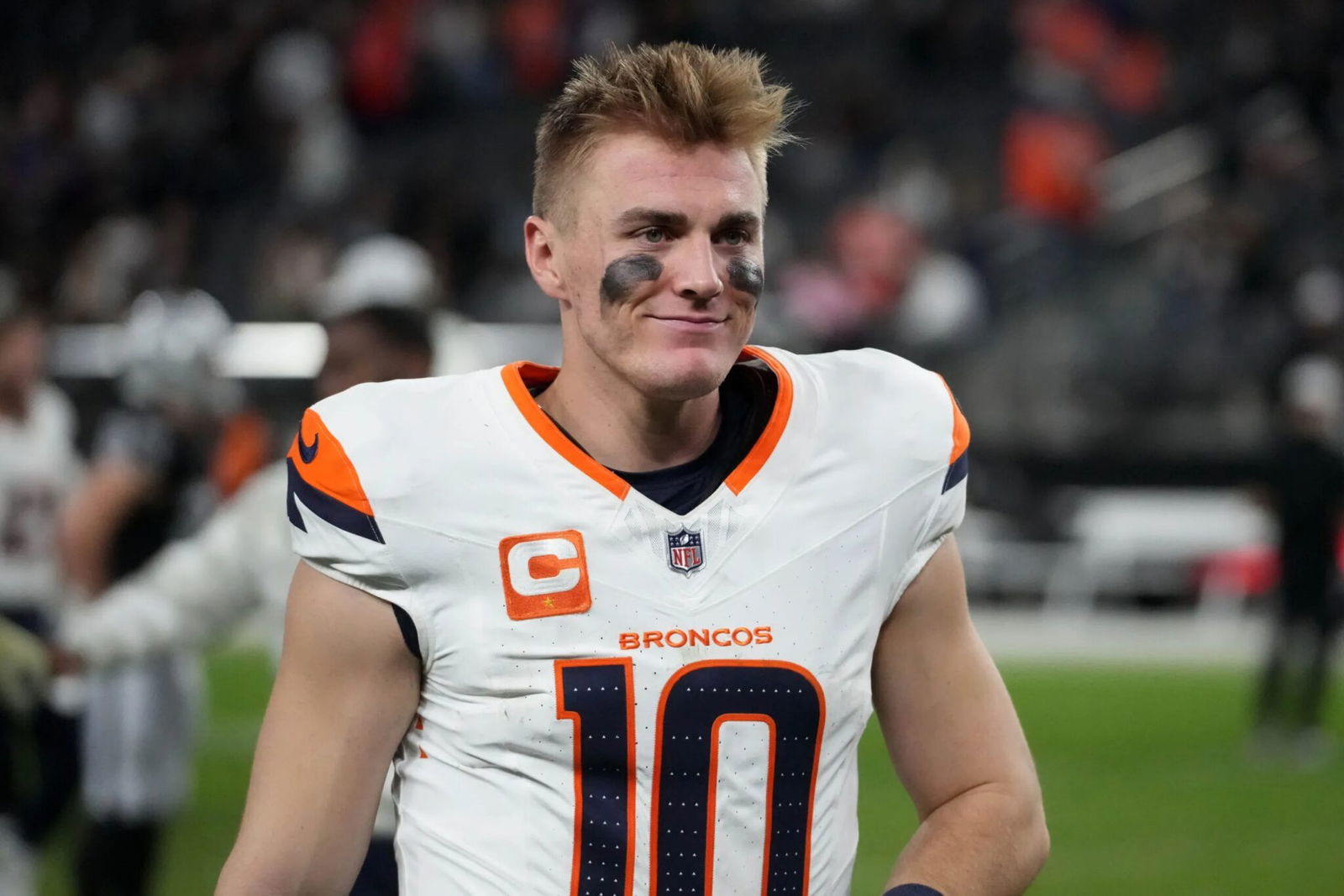 Broncos QB Bo Nix’s Wife Shares Stunning Tribute Photo Celebrating His Stellar Rookie Season - TMSPN