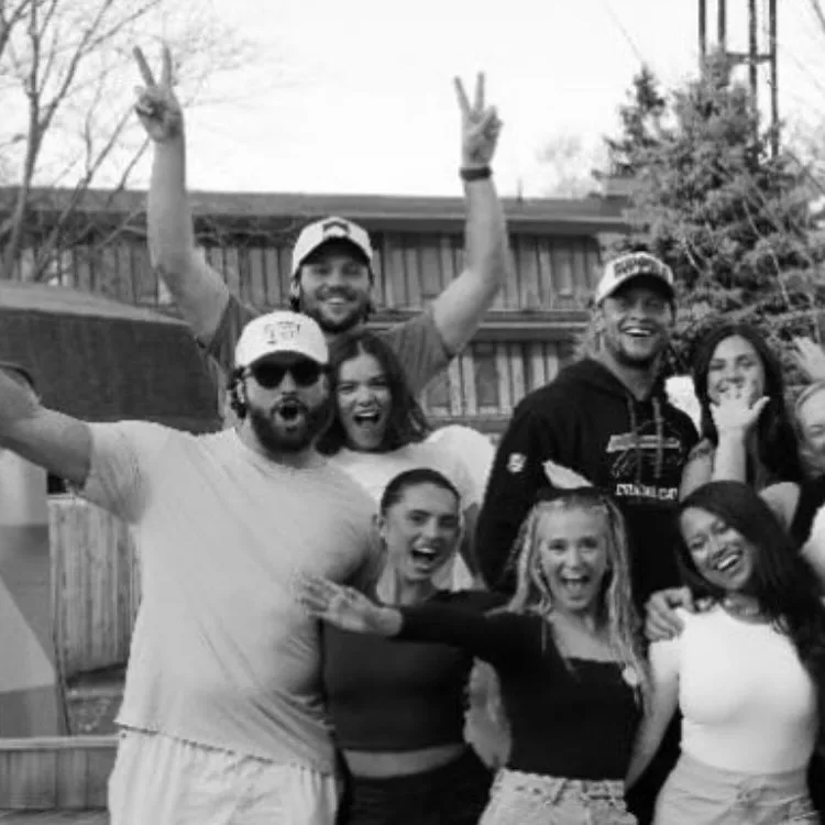 Unseen Photo of Josh Allen and Hailee Steinfeld Captures Their Pure Joy ...