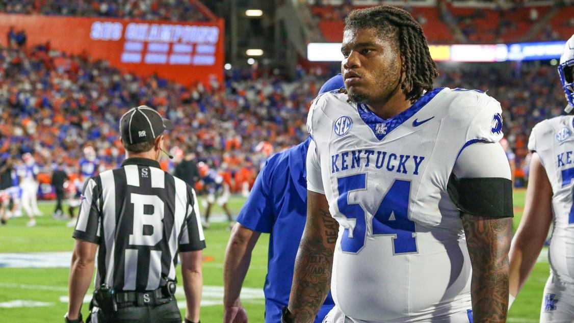 Kentucky Player Spotted at Concession Stand During Blowout Loss to ...