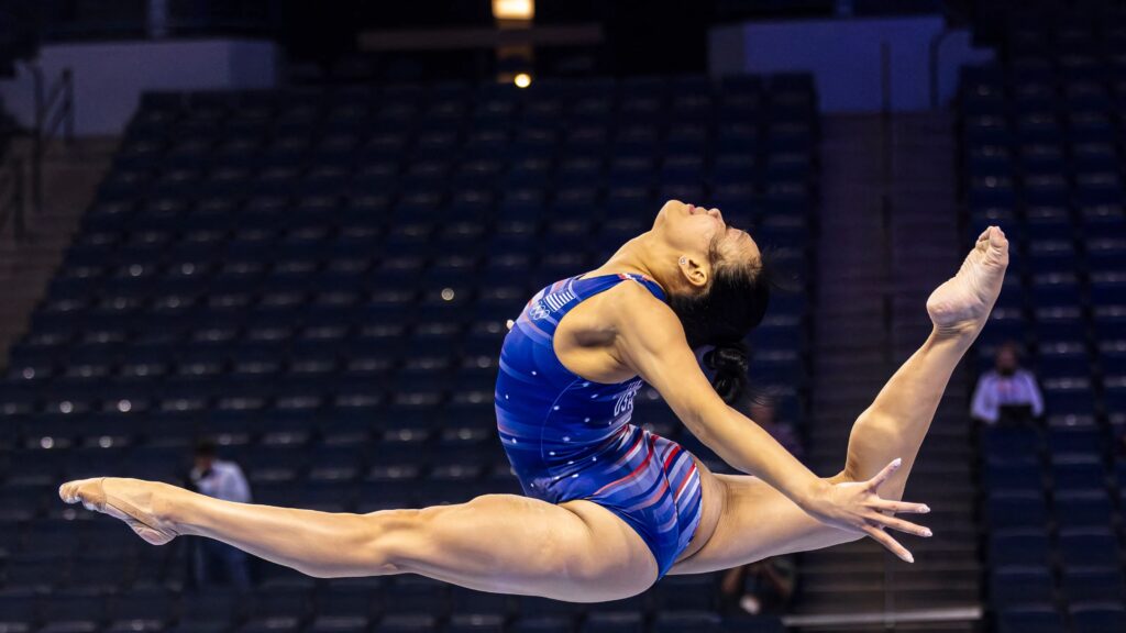Photo of U.S. Gymnast Suni Lee and Knicks Star Sparks Widespread ...