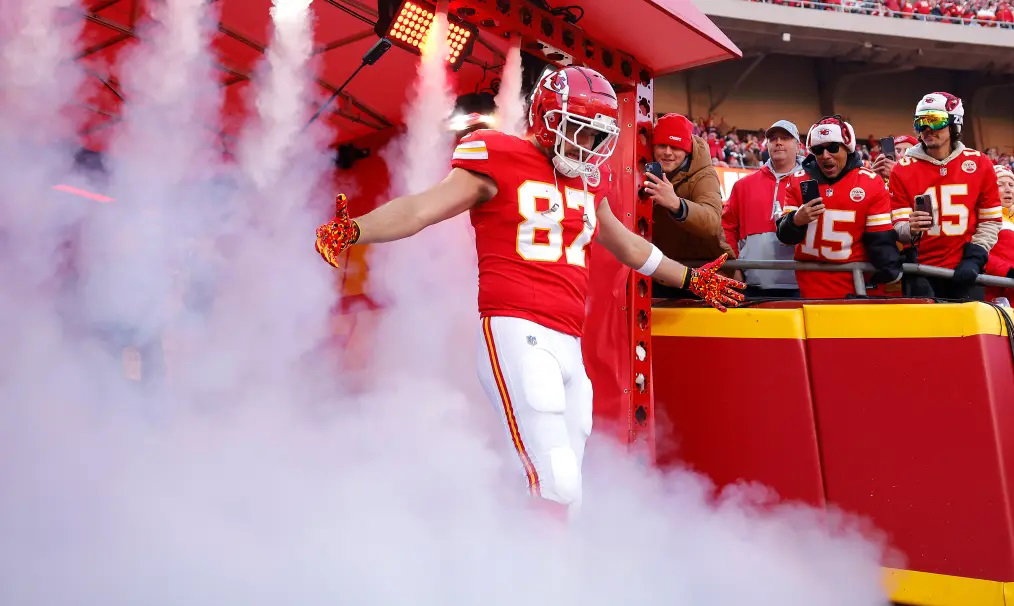 Travis Kelce's 360-Degree Run-Out Offers a Unique View of Arrowhead ...