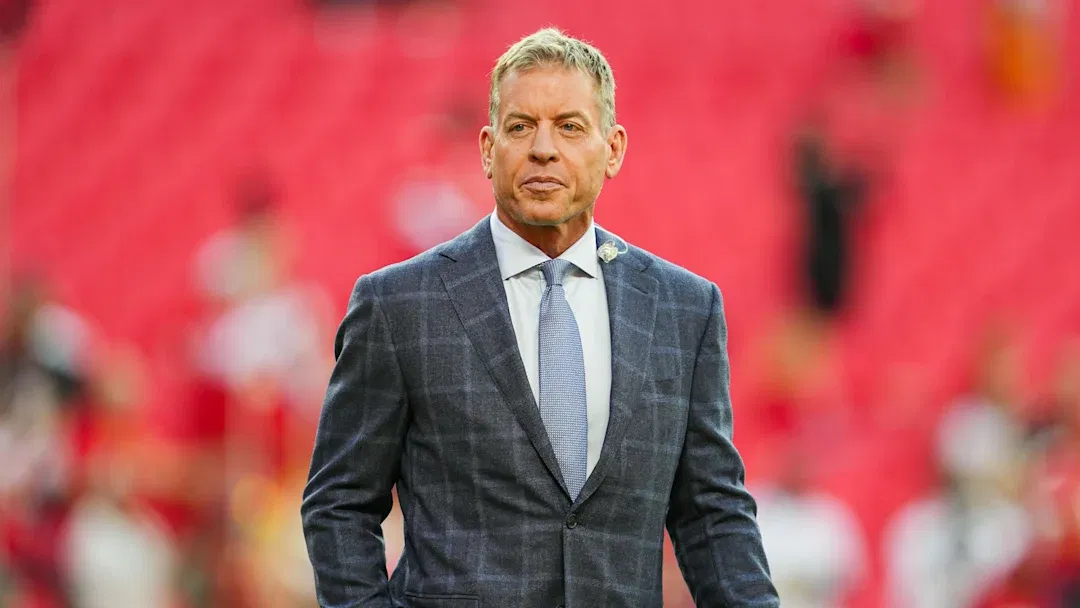 Cowboys Legend Troy Aikman Takes a Beating in Unexpected Challenge with ... Cowboys Legend Troy Aikman Takes a Beating in Unexpected Challenge with ...