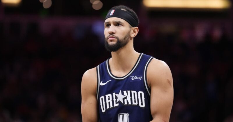 Jalen Suggs Suffers Sprained Ankle After Stepping on Actor Sitting ...