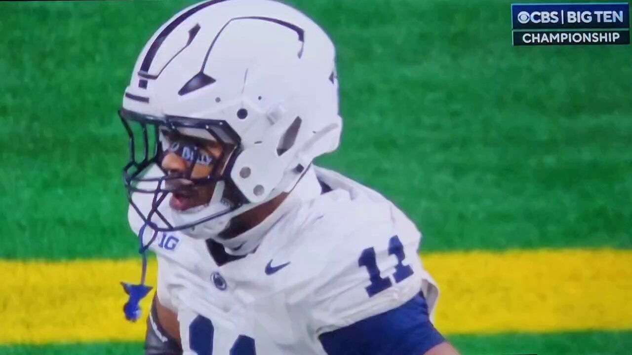 Penn State Defender Powers Through Mid-Game Vomit in Big Ten Title ...