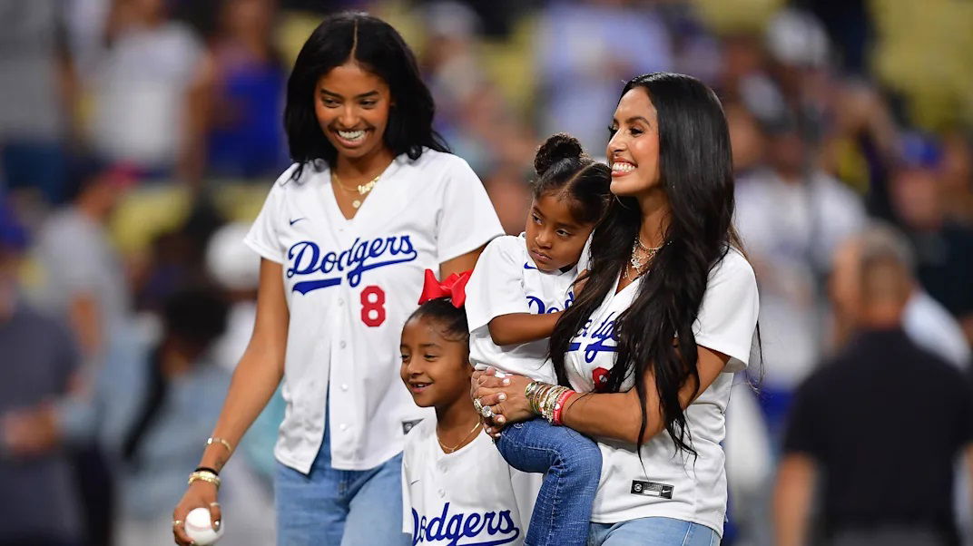 Vanessa Bryant Pays Emotional Tribute to Kobe on What Would Have Been ...