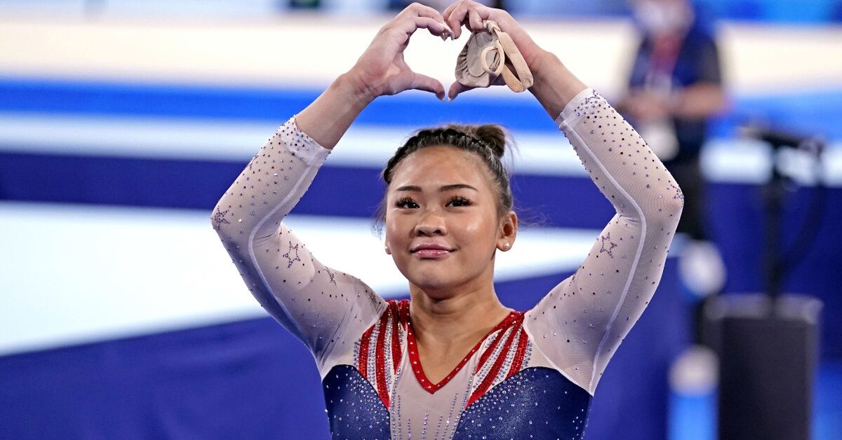 Photo of U.S. Gymnast Suni Lee and Knicks Star Sparks Widespread ...