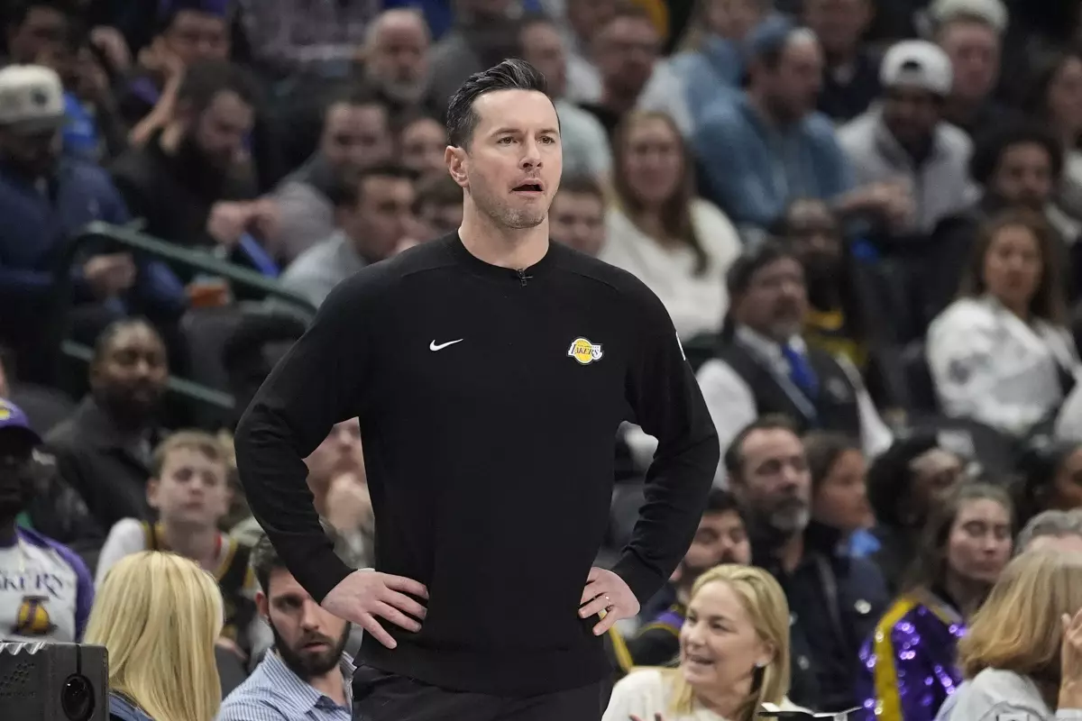 Lakers Coach JJ Redick’s Family Forced to Evacuate Pacific Palisades Home - TMSPN