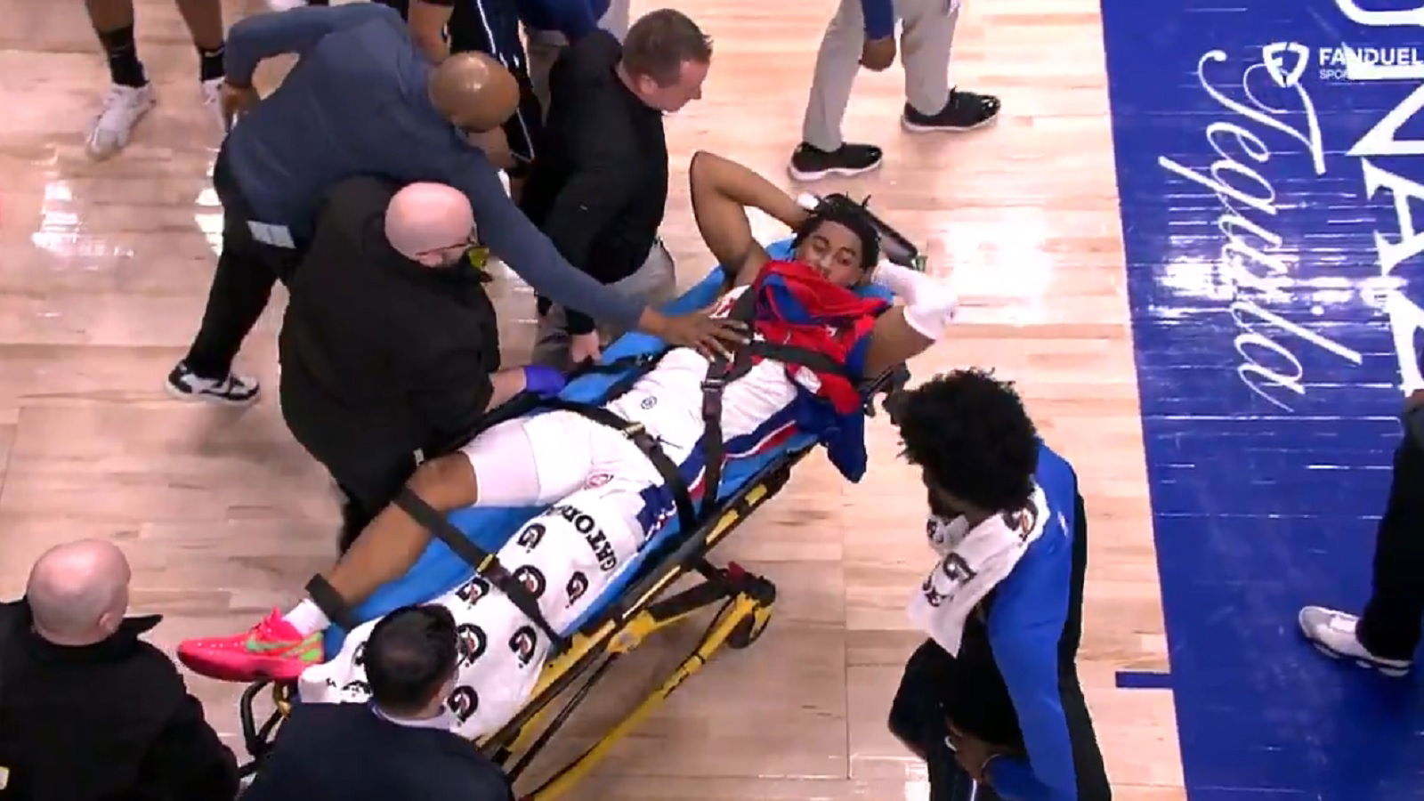 Former Top-5 Draft Pick Carted Off Court After Severe Leg Injury - TMSPN