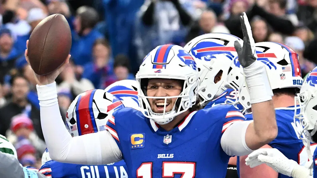 Josh Allen Displays Incredible Strength to Rescue Hailee Steinfeld’s ...
