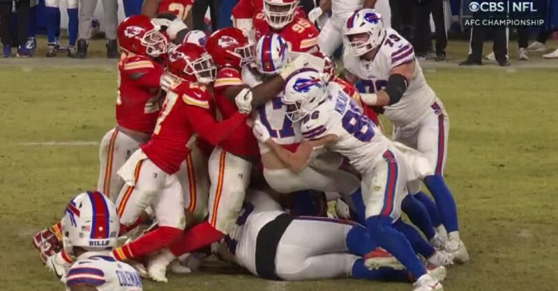 Fans Cry Foul Over Controversial Spot on Critical 4th Down Call in ...