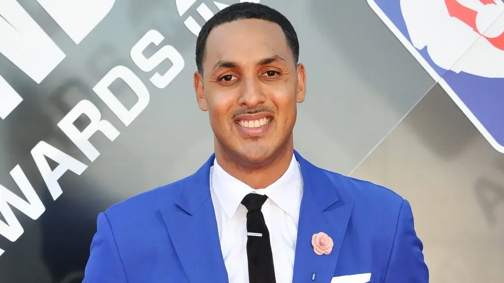 NBA Broadcaster Faces Online Backlash After Unveiling Spray-On Hair ...