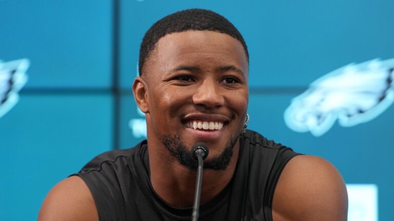 Donald Trump Delivers Quip About Golfing with Saquon Barkley - TMSPN