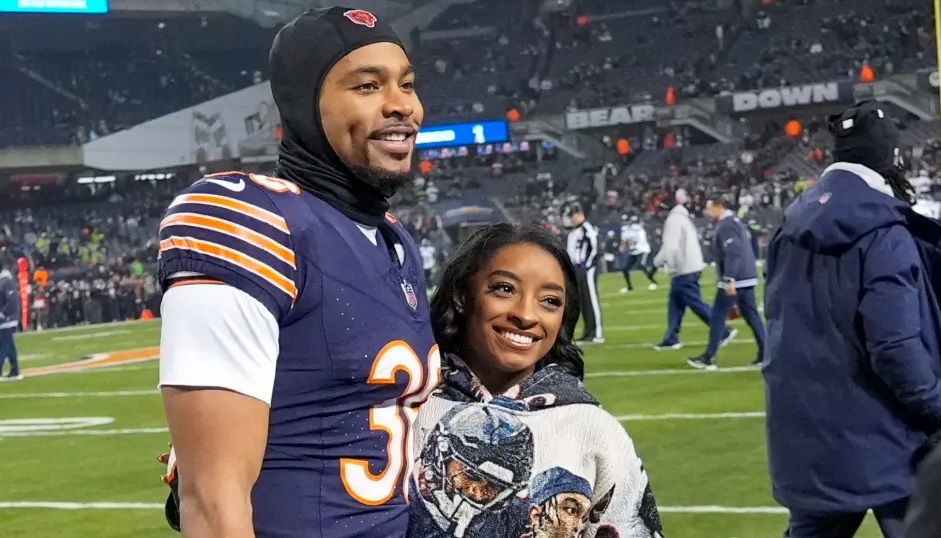 Simone Biles Stuns Husband Jonathan Owens — and Bears Fans — with a New ...