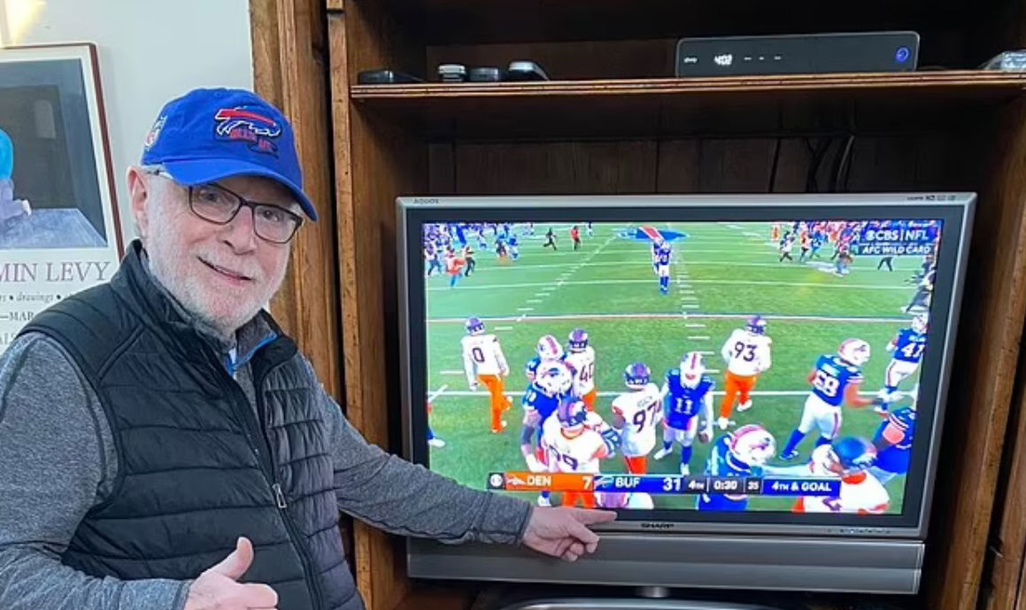 CNN Host Wolf Blitzer Gets Playfully Roasted for NFL TV Setup as Fans ...