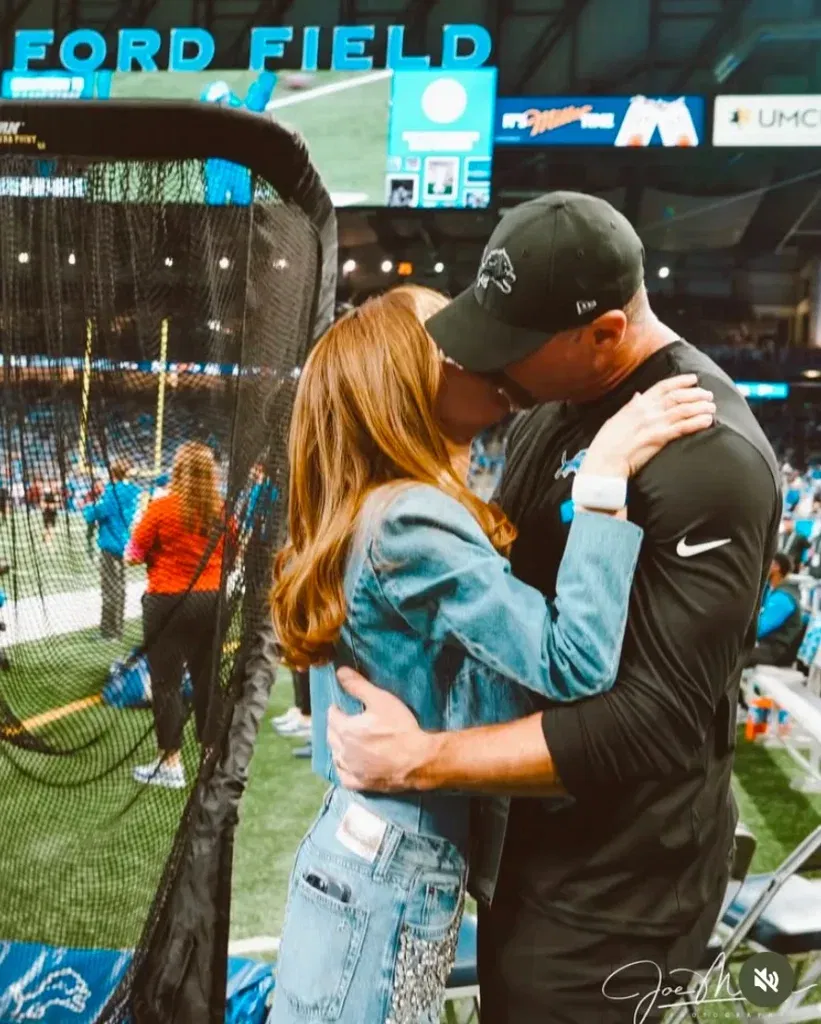 Dan Campbell’s Wife, Holly, Shares Stunning Throwback Bikini Photo to Celebrate Anniversary - TMSPN