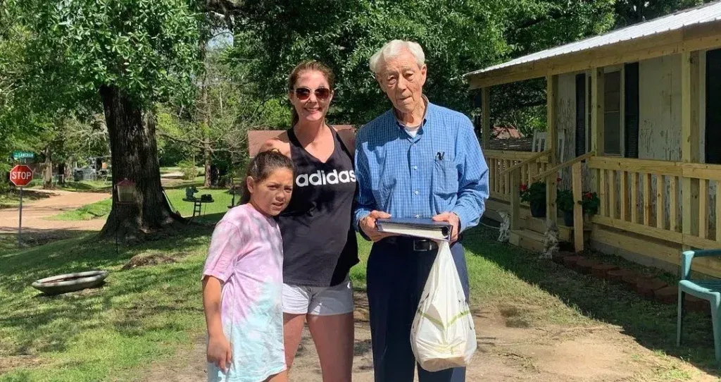 Patrick Mahomes’ Family Experiences Joy and Heartache Simultaneously as Mom Randi Shares ...