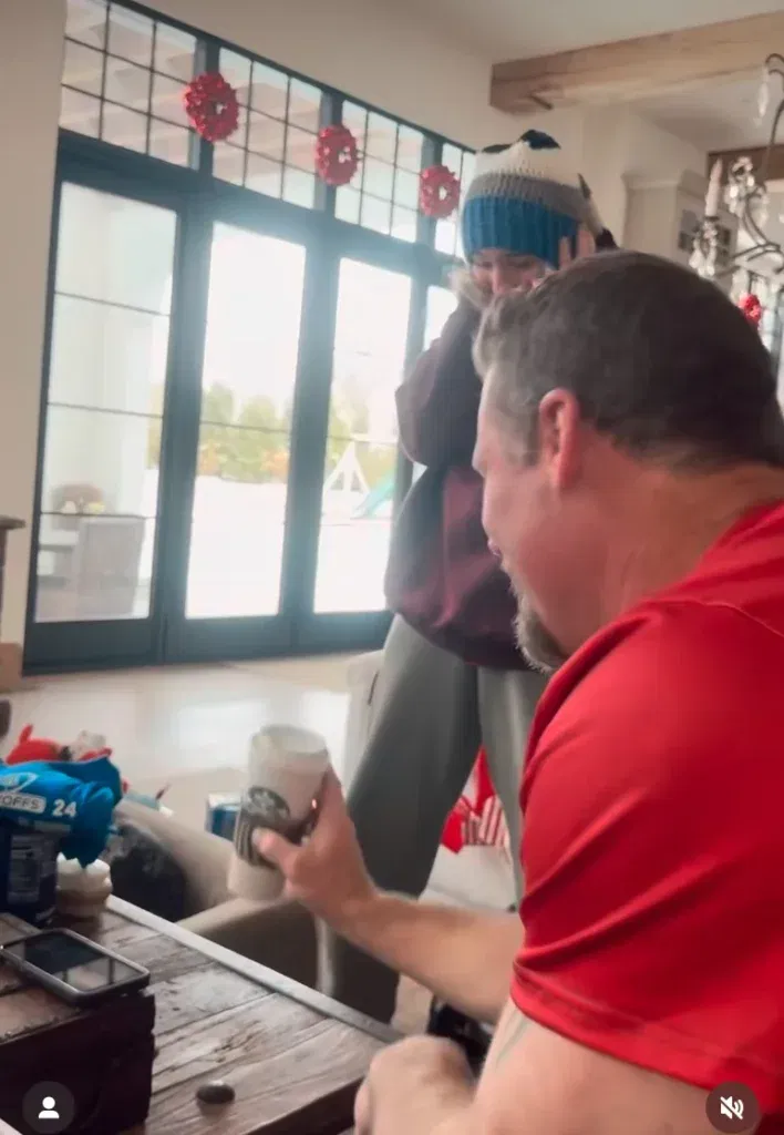 Lions HC Dan Campbell’s Quick Reflexes Save Coffee Spill After Daughter ...