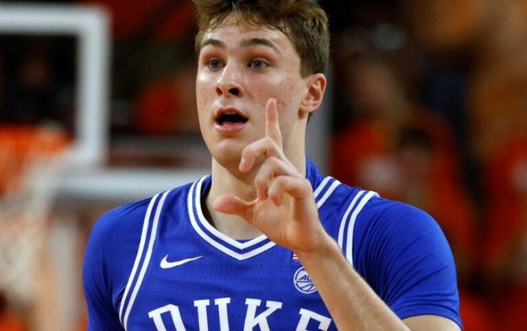 Duke Fans Serenade Cooper Flagg With ‘One More Year’ Chants as His ...