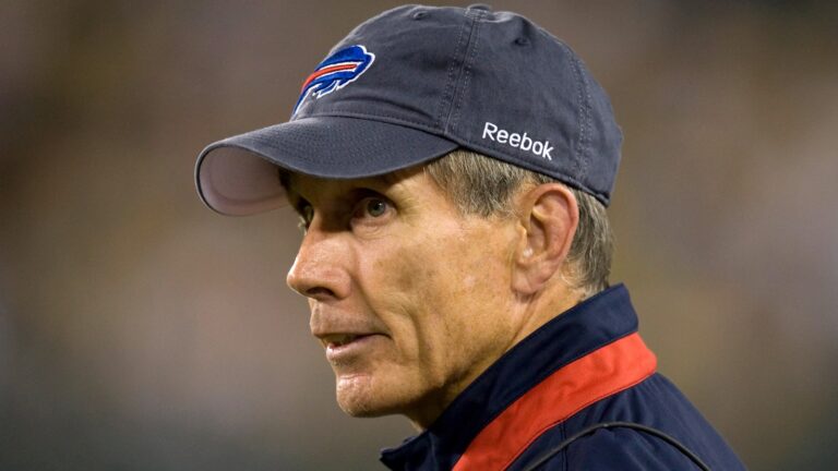 Former NFL Head Coach and AP Coach of the Year Passes Away at 74 - TMSPN